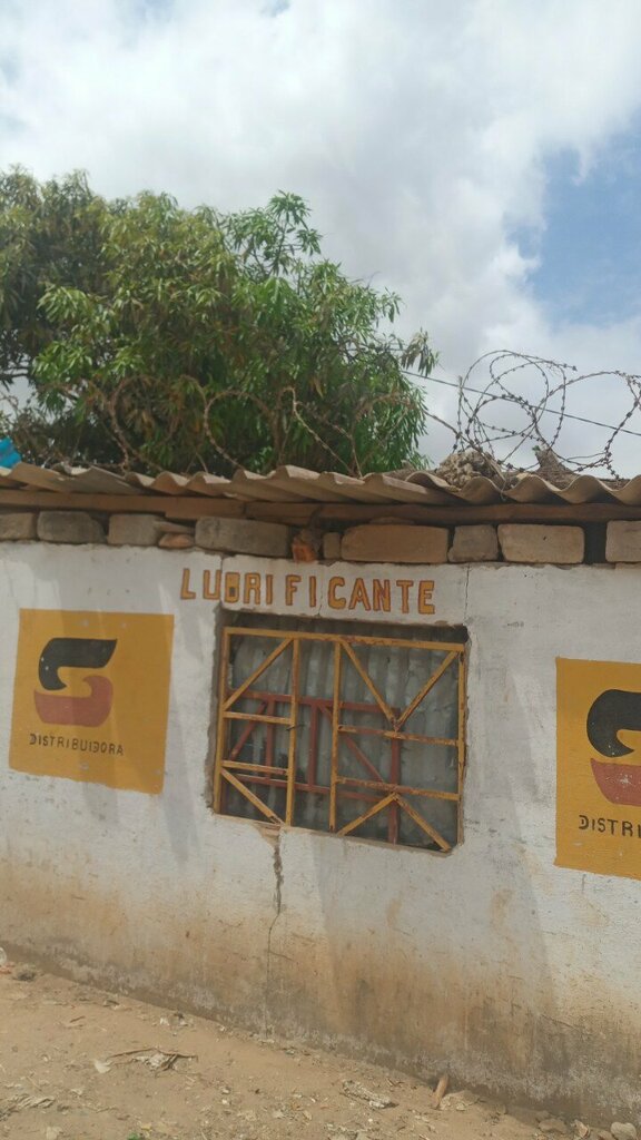 Yağlama ürünleri Lubrificante, Loanda, foto
