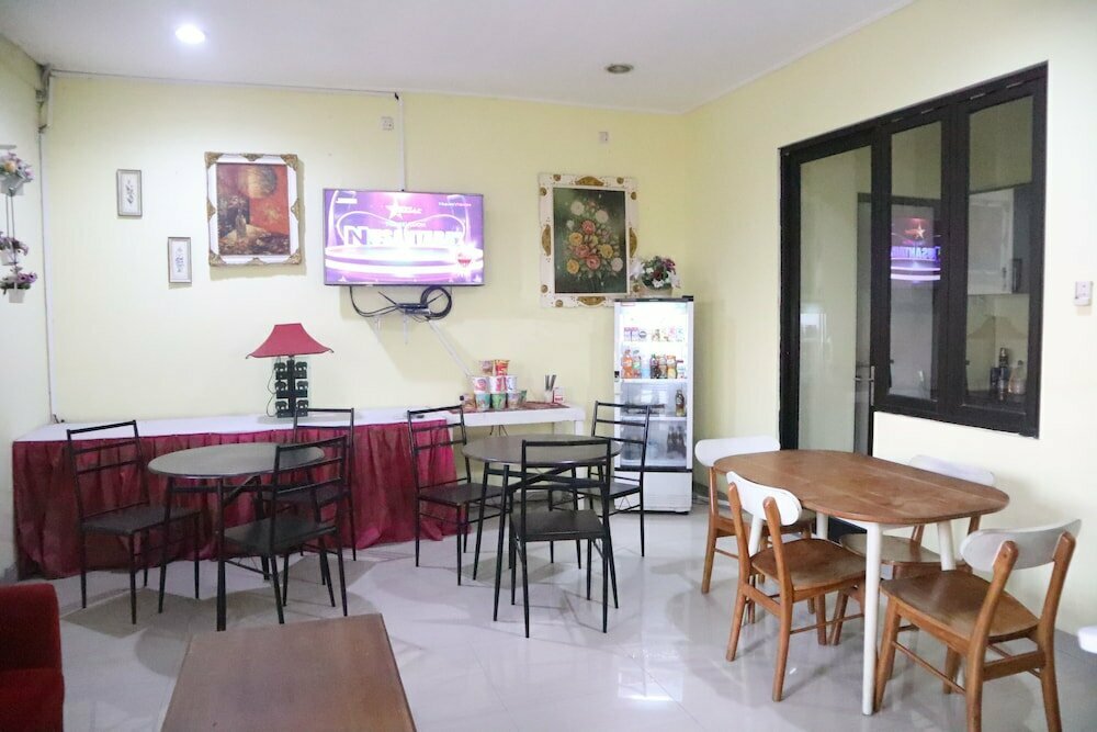 Otel My Rooms Stay N Dine, Surabaya, foto