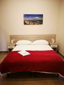 Dimora Ruggiero (Campania, Naples, Via Cesare Rosaroll), otel  Napoli'den