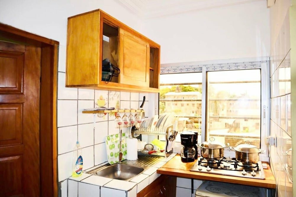 Otel Guesthouse B4 Fustel City Bonamoussadi Santa Lucia, Douala, foto