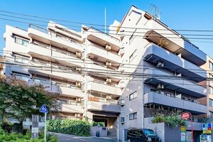 Yokohama meguri Apartment Hotel (Kanagawa Prefecture, Yokohama, Blue Line, Yokohama metro station), otel  Yokohama'dan