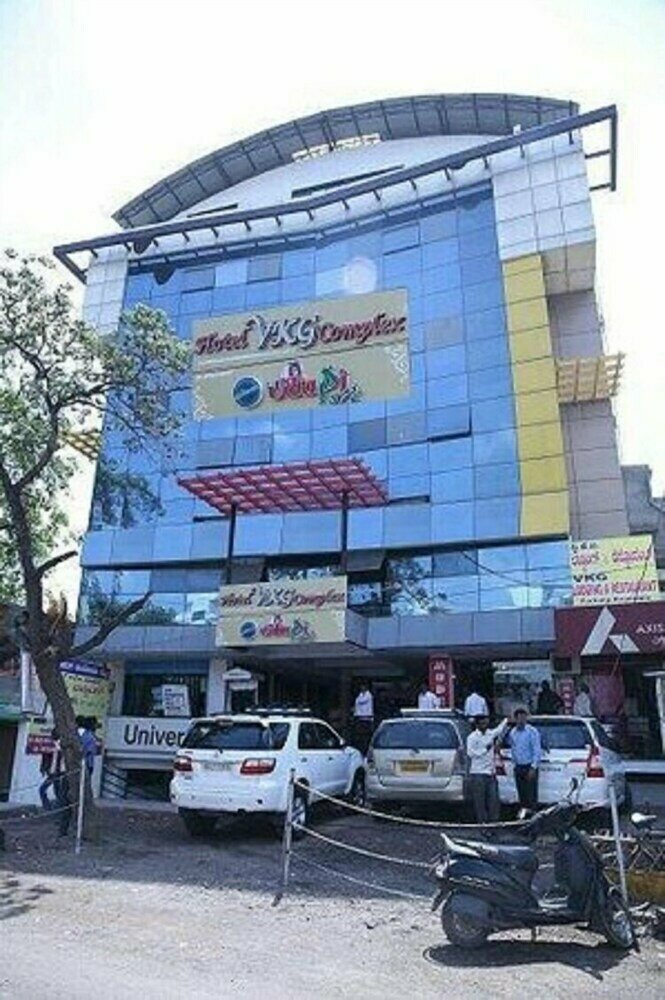 Otel Iroomz Vkg Complex, Bijapur, foto