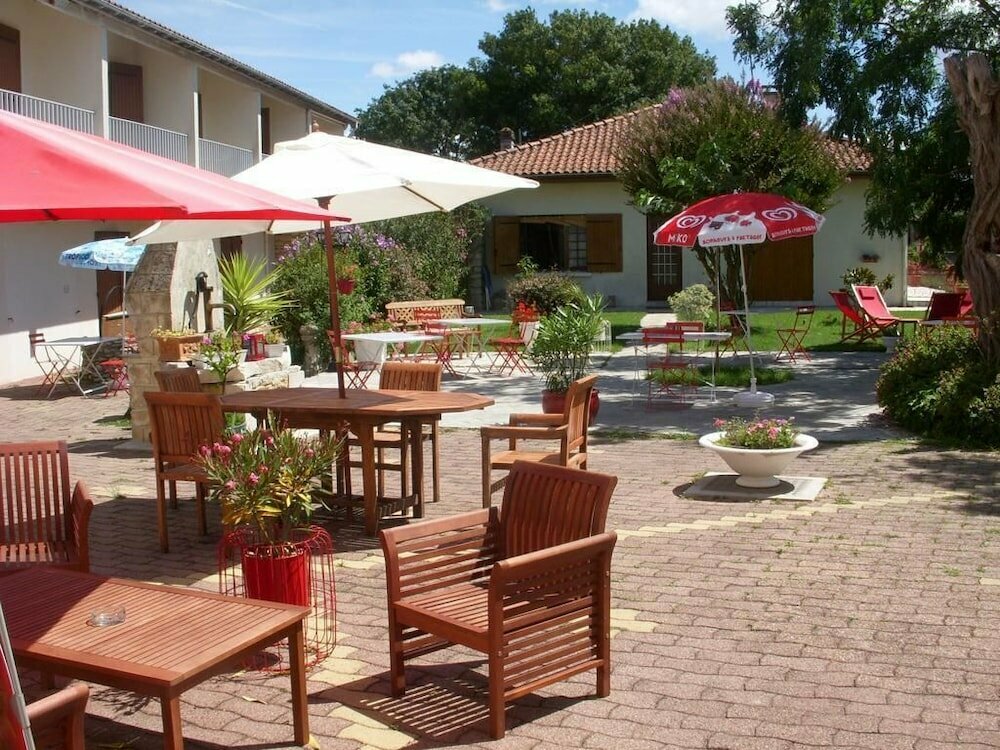 Otel Hotel les vieux Acacias, , foto