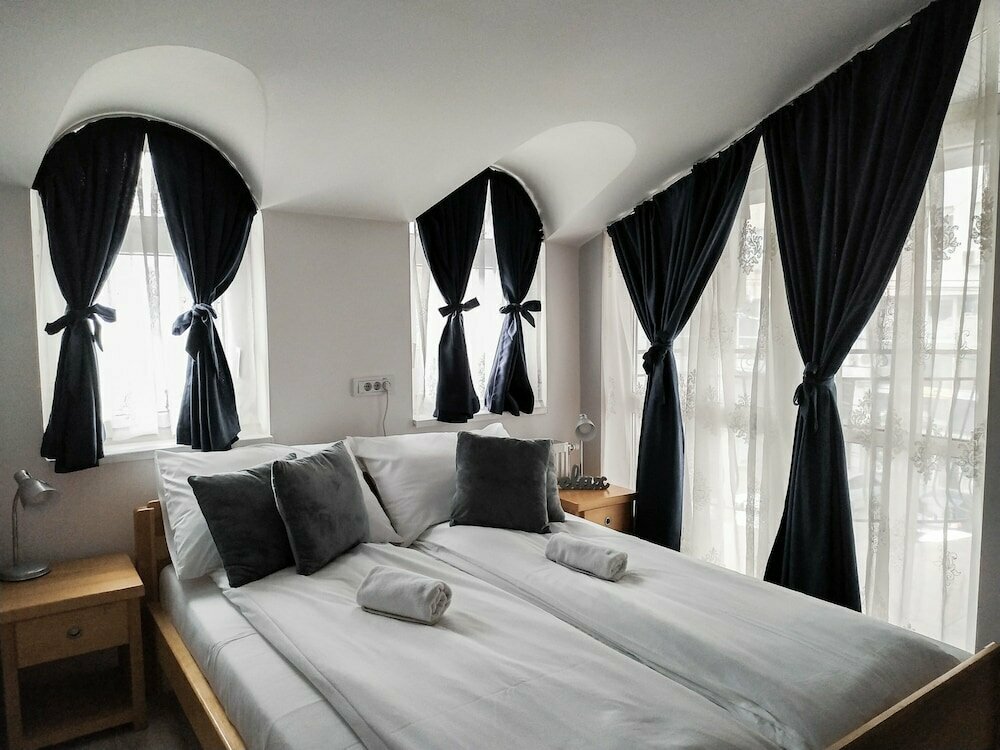 Pansiyonlar, hosteller Hotel & Hostel Bloom Inn, Nish, foto