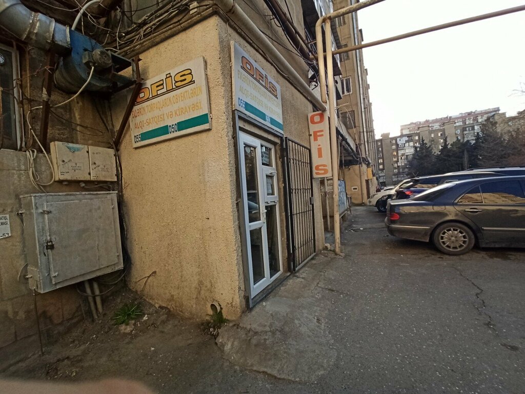 Emlak ofisi Ev Alqı-Satqısı, Bakü, foto