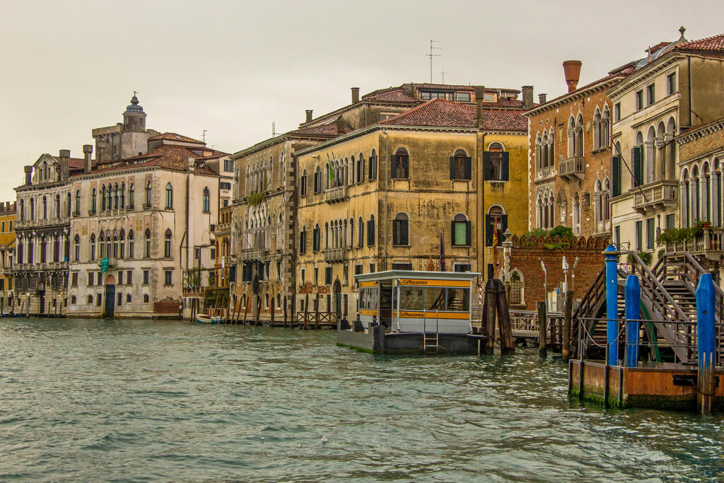 i̇skele Ferry Terminal Ca' Rezzonico, Venedik, foto