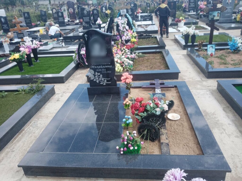 Heykel ve mezarlık taşı üreticileri Мир камня и цветов, Moskova ve Moskovskaya oblastı, foto