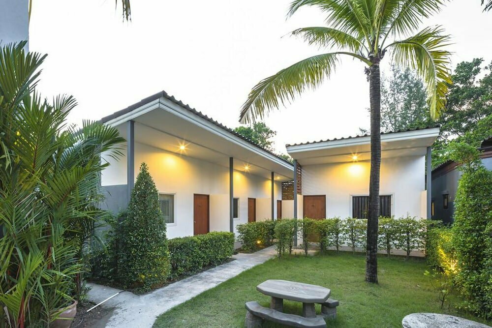 Otel Modern Resort at Naiyang, Phuket Eyaleti, foto