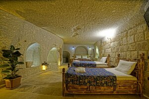 Zeus Cave Suites (Nevşehir, Nevşehir Merkez, Göreme Beldesi, İsali-Gaferli-Avcılar Mah., Hacı İsmail Efendi Sok., 25), otel  Nevşehir'den