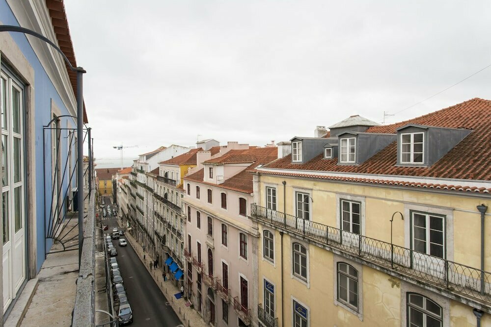 Otel Altido Spacious 3br home w/balcony in Baixa, Lizbon, foto