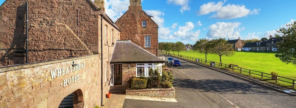 Otel The Wheatsheaf at Swinton, İskoçya, foto