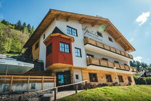 Hotel Sportalm (Styria, Leoben, Enzianstraße, 13), otel  Karintiya'dan