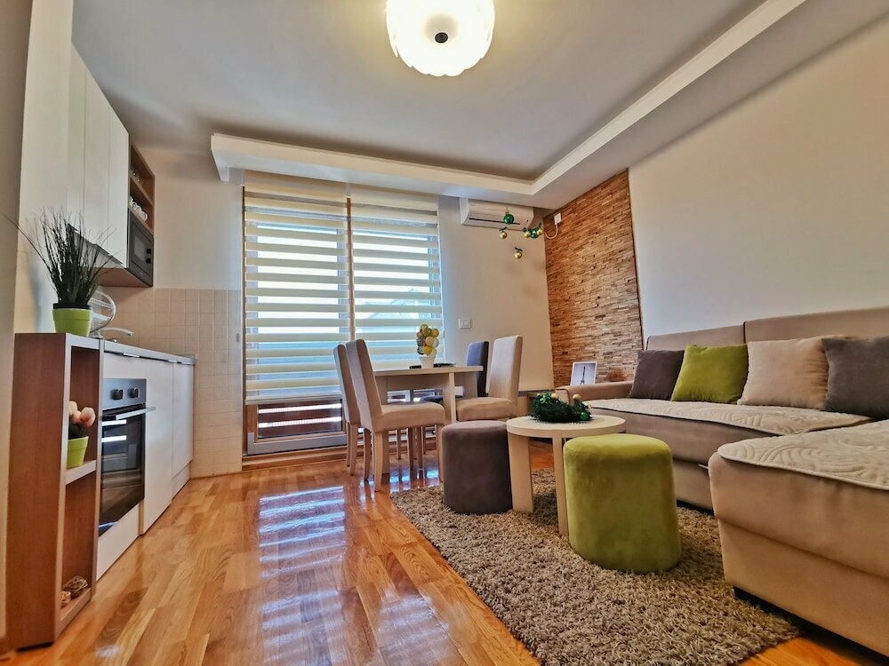 Kısa süreli konaklama Apartments Egoiste - Centar, Dünya, foto