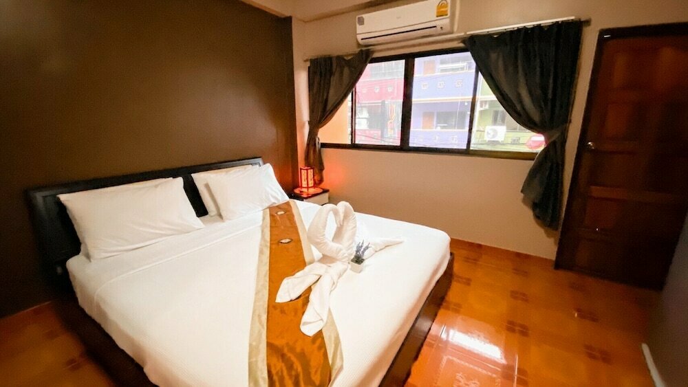 Otel Drunken Duck Guesthouse, Pattaya, foto