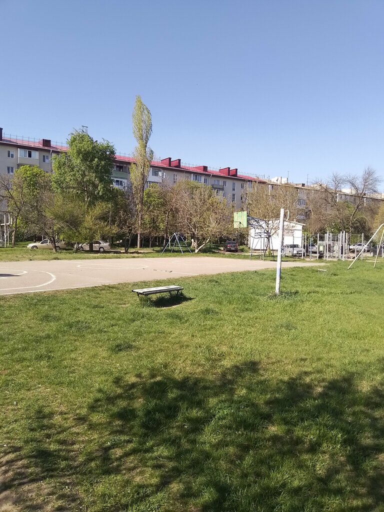 Spor alanı Баскетбольная площадка, Simferopol (Akmescit), foto