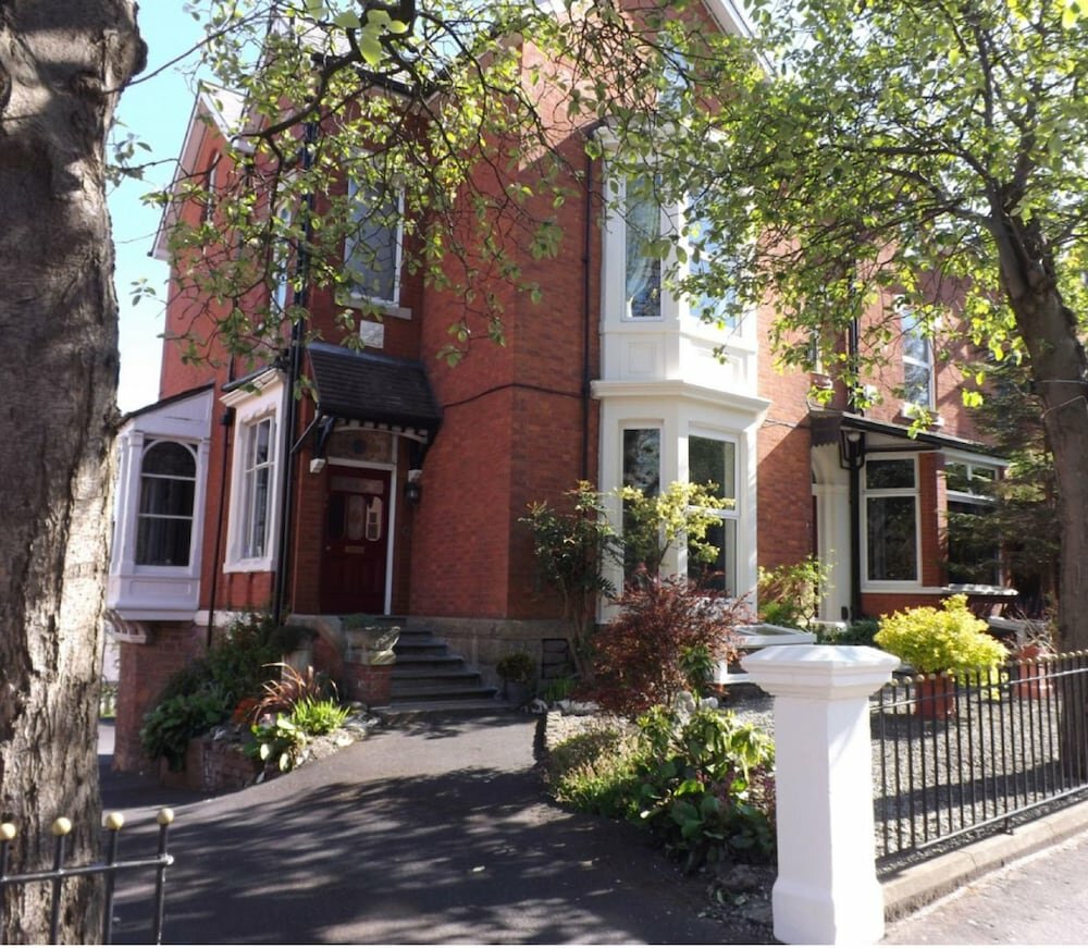 Otel Chimneys Guest House, Blackburn, foto