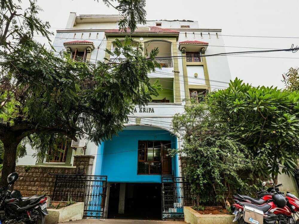 Otel Oyo 16135 Krupa Service Apartment, Haydarabat, foto