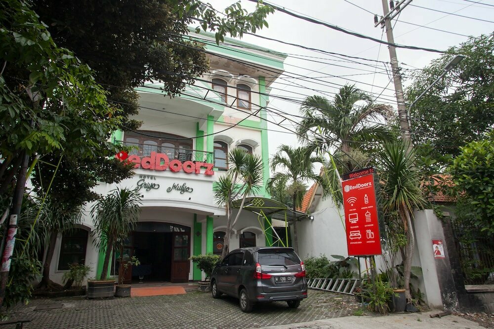 Otel RedDoorz @ Genteng Surabaya 2, Surabaya, foto