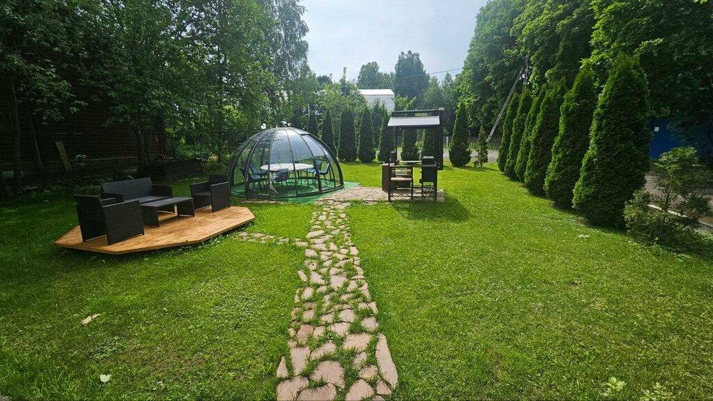 Piknik alanı Беседки с мангалом у пруда, Moskova ve Moskovskaya oblastı, foto