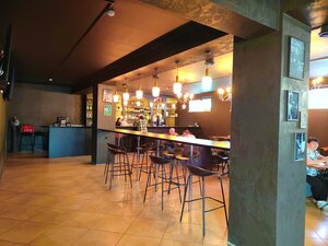 Remarka (Yubileynaya ulitsa No:4), bar  Zapolyarni'den