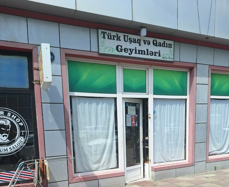 Giyim mağazası Turk ushag ve qadin geyimleri, Bakü, foto