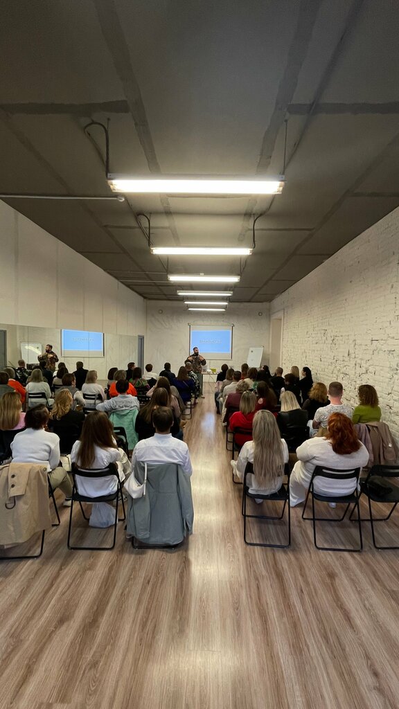 Kişisel gelişim merkezi Публичные выступления и ораторские курсы Кости Лисицына, Rostov‑na‑Donu, foto