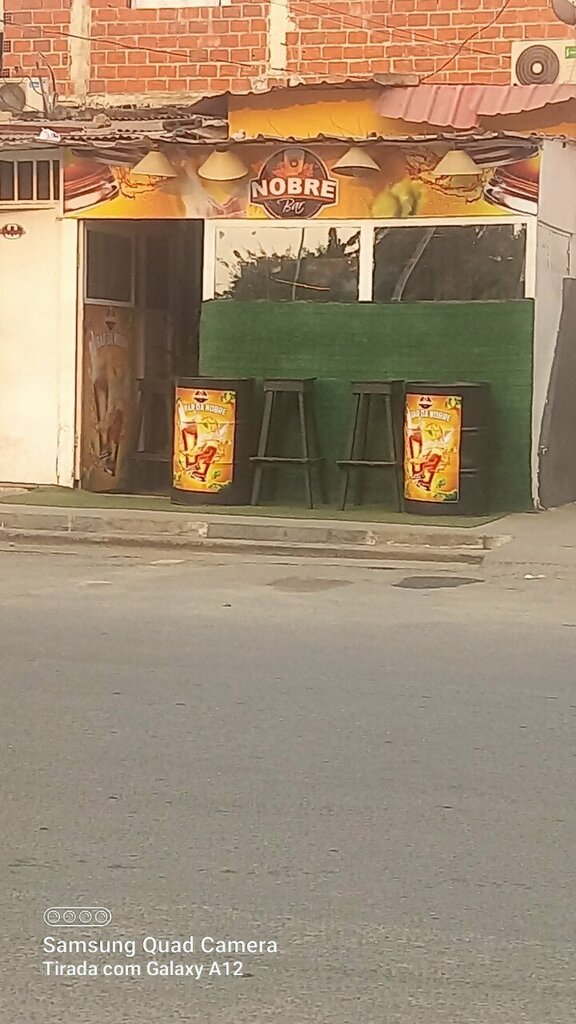 Bar Drinks Bar, Loanda, foto