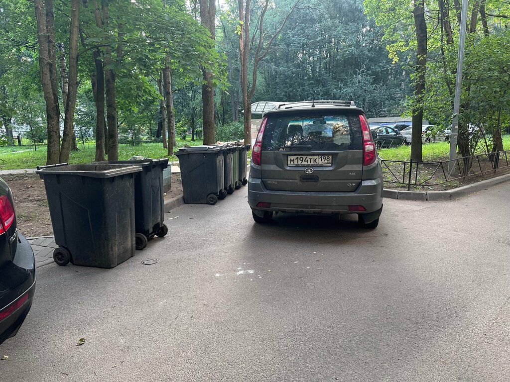 Çöp alanları Trash and garbage disposal area, Saint‑Petersburg, foto
