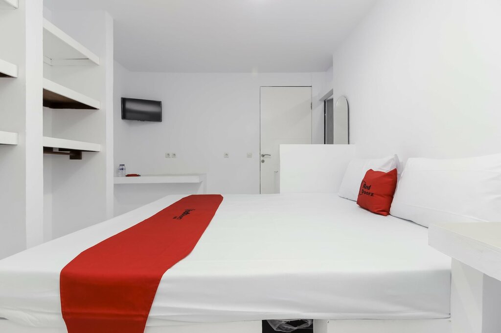 Otel RedDoorz near Margo City, Depok, foto