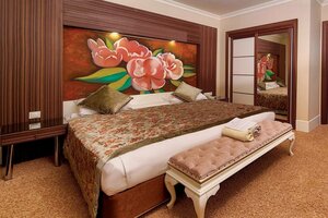 Crystal De Luxe (Antalya, Kemer, Merkez Mah., Hükümet Cad., 9), otel  Kemer'den