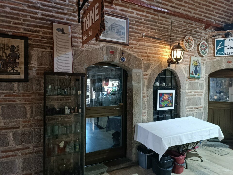 Antikacı dükkanları Tane Antika Evi, İzmir, foto