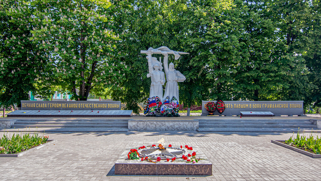 Anıt, heykel Павшим в гражданскую войну 1919-1922 и в годы Великой Отечественной войны 1941-1945, Oboyan, foto