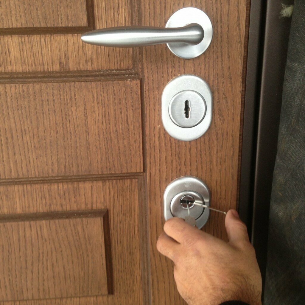 Çilingirler Door-Lock, Saint‑Petersburg, foto