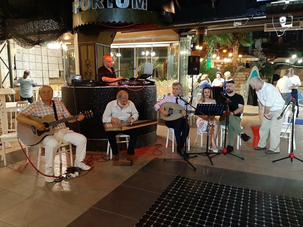 Kafe Engelsiz Cafe - Çiftlikköy, Çiftlikköy, foto