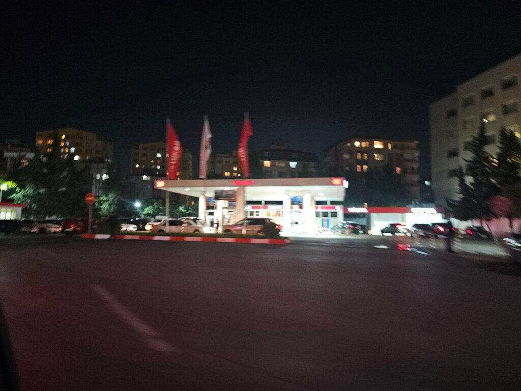 Benzin istasyonu Lukoil, Bakü, foto
