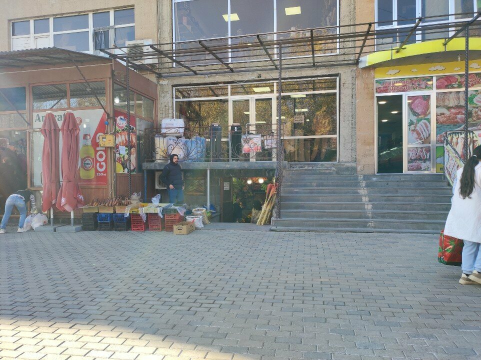 Kasap, şarküteri Магазин одежды, Gümrü, foto