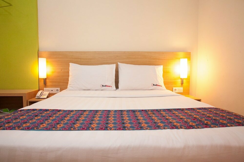 Otel RedDoorz near Kawasan Industri Sier 2, Surabaya, foto
