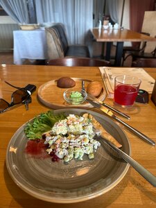 Korzinka (No:1А, derevnya Bugrovo), kafe  Pskovskaya oblastından