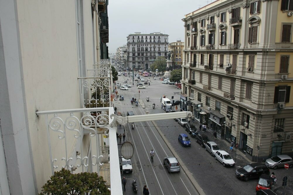 Pansiyonlar, hosteller 1bed in Basic 8 Bed Mixed Dorm Share Bathroom, Napoli, foto