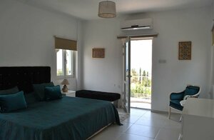 Villa Sabrina by Amy Villas (Turkish Republic of Northern Cyprus, Kyrenia, Girne Çemberi), otel  Dünya'dan