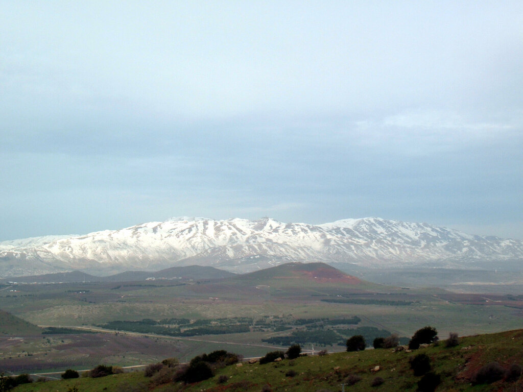 Dağ zirvesi Jabal ash Shaykh 2814 meters, , foto