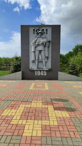 Воинам-землякам, погибшим в годы Великой Отечественной войны (Volgograd Region, Nekhayevskiy rayon, Zakhopyorskoye selskoye poseleniye, khutor Zakhopyorskiy), anıt, heykel  Volgogradskaya oblastından