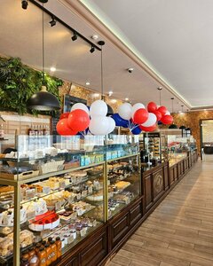 Хлебный дом (ulitsa Mira No:32/2), kafe  Labinsk'ten