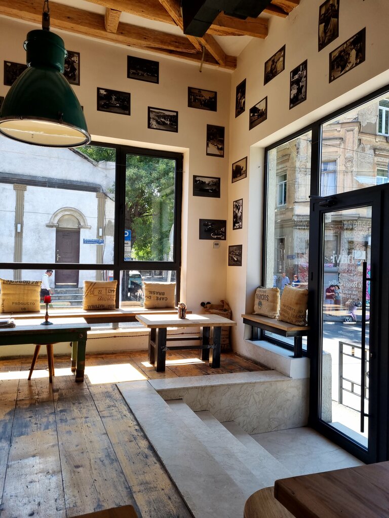 Kahve dükkanları Shavi Coffee Roasters, Tiflis, foto
