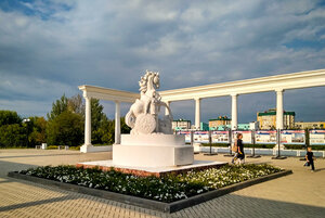 Барспит (Chuvash Republic, Cheboksary, etnokompleks Amazoniya), park, sokak heykeli  Cheboksary'den
