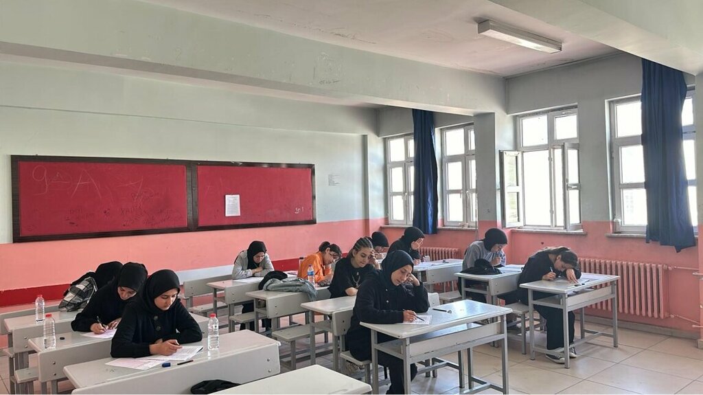 Lise Özalp Kız Anadolu İmam Hatip Lisesi, Özalp, foto