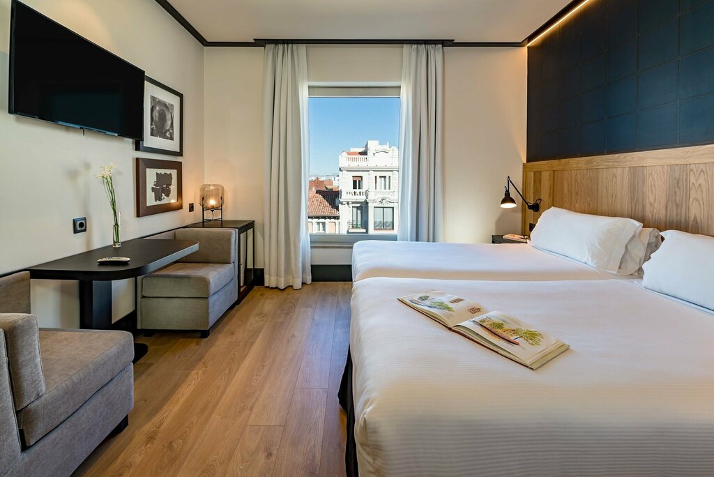 Otel H10 Puerta de Alcalá, Madrid, foto
