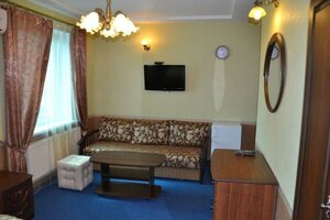 Usadba (Artilleriyskaya ulitsa No:31Б, Millerovo), otel  Millerovo'dan