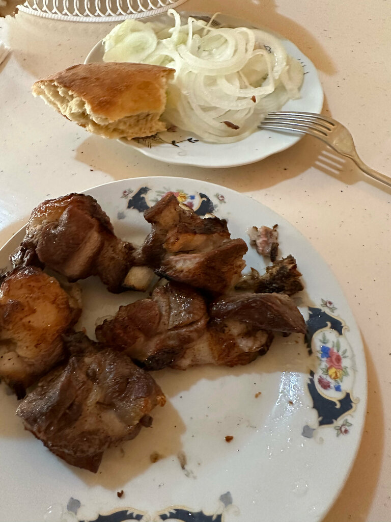 Kafe Шашлык у Асламбека, Çeçen Cumhuriyeti, foto