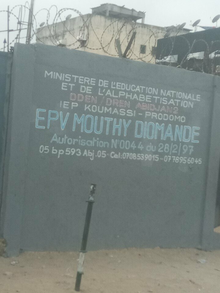 i̇lkokul Groupe Scolaire Mouth Diomandé, Abican, foto